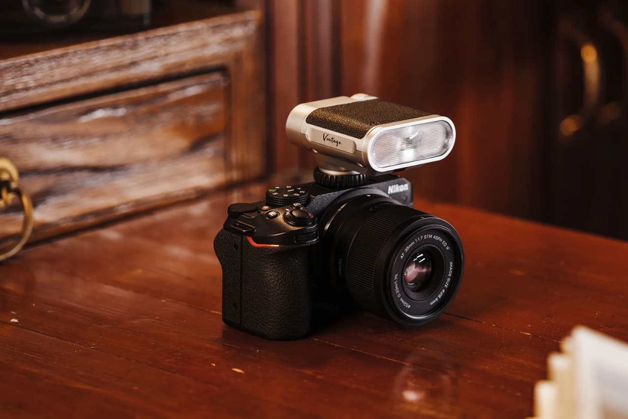 Viltrox Vintage Z1 Retro Camera Flash: retro aesthetics and modern light